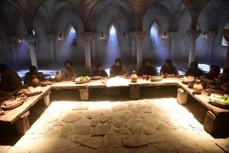 Novela Jesus: Messias lava os pés dos apóstolos - Universal.org ...