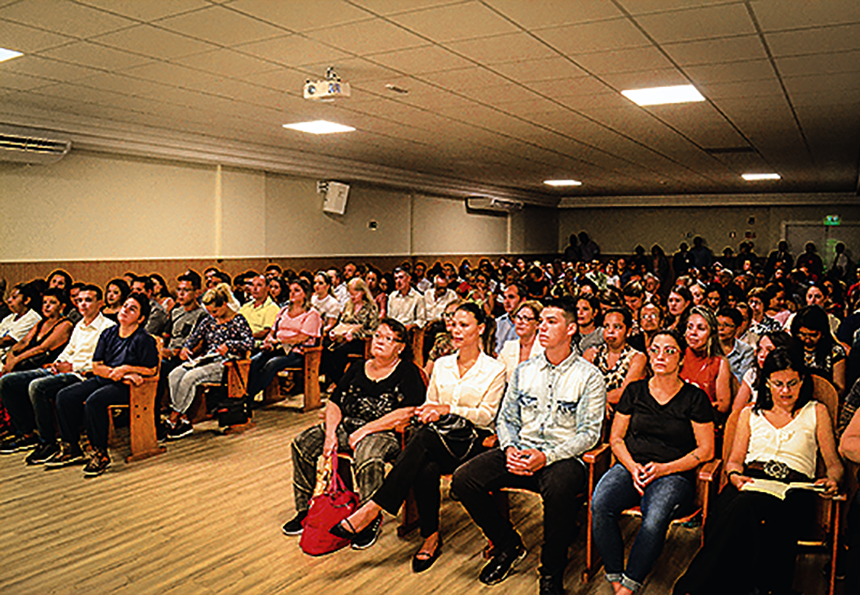 Bispo Edir Macedo realiza reunião inaugural da Catedral em Taubaté ... Bispo Edir Macedo realiza reunião inaugural da Catedral em Taubaté ...