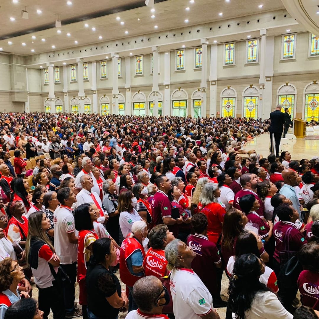 Consagração Especial marca celebração de 10 anos do Calebe Universal ...