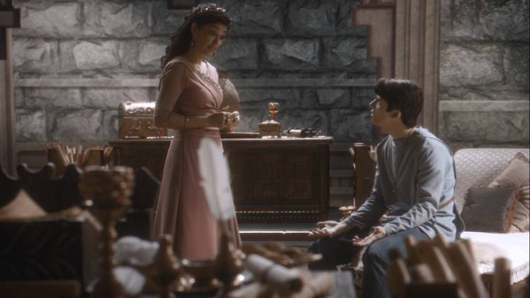 Narradora conta a história de Reis e traz reflexões sobre a trama ...