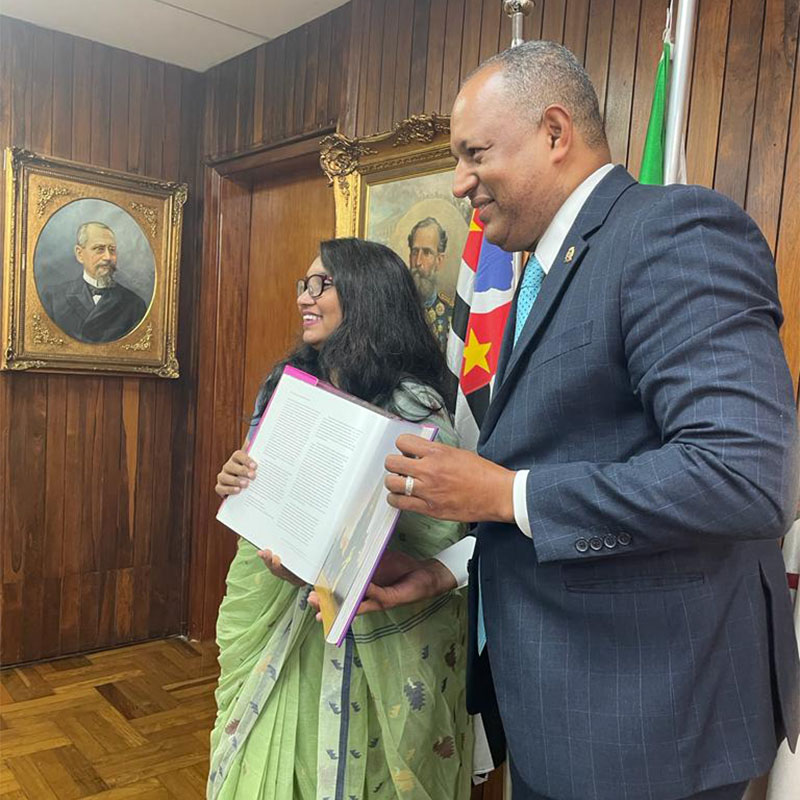 Templo de Salomão recebe a visita da Cônsul-Geral da Índia - Universal ...