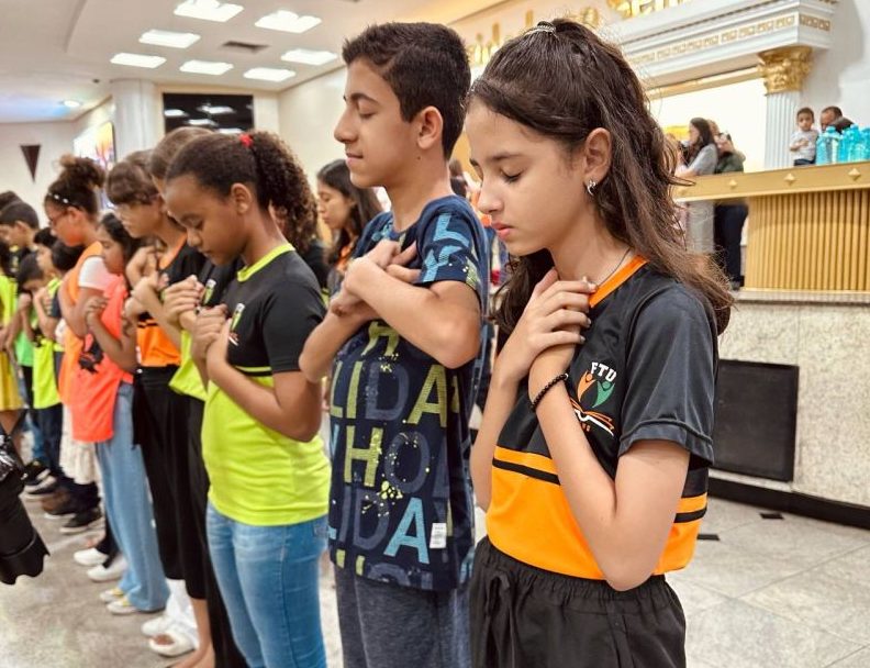 Adolescentes do Força Teen Universal são consagrados - Universal.org ...