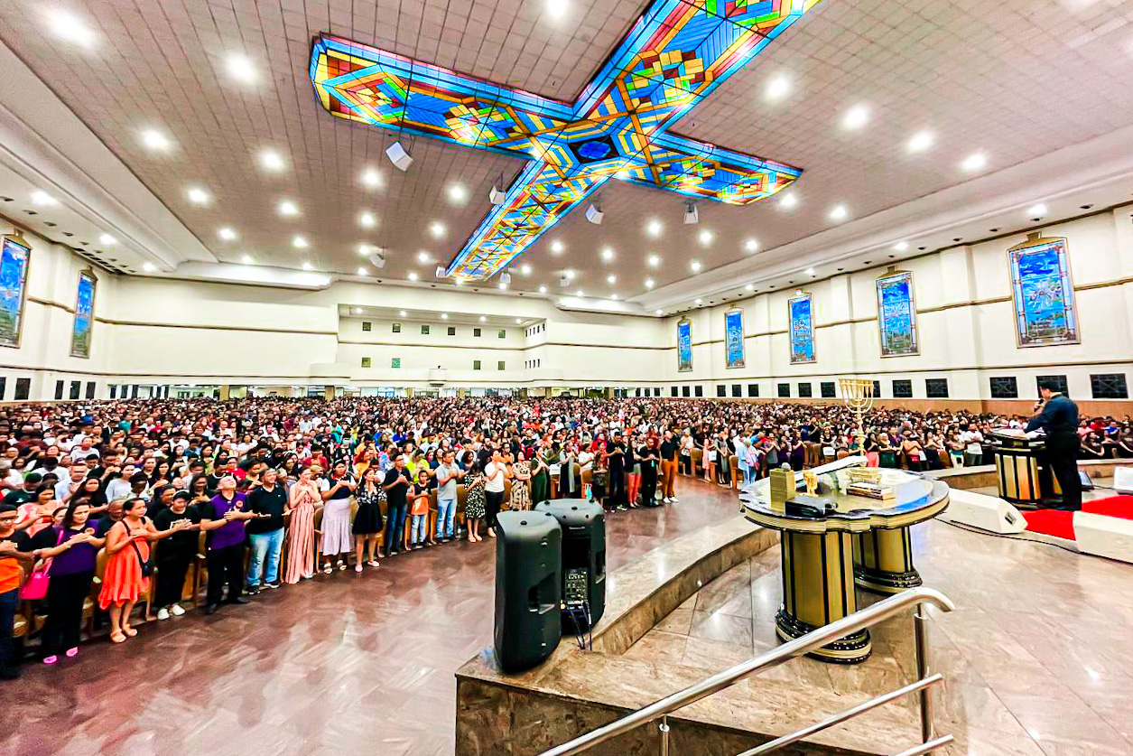 Bispo Renato e Cristiane Cardoso abençoaram as famílias no Pará ...