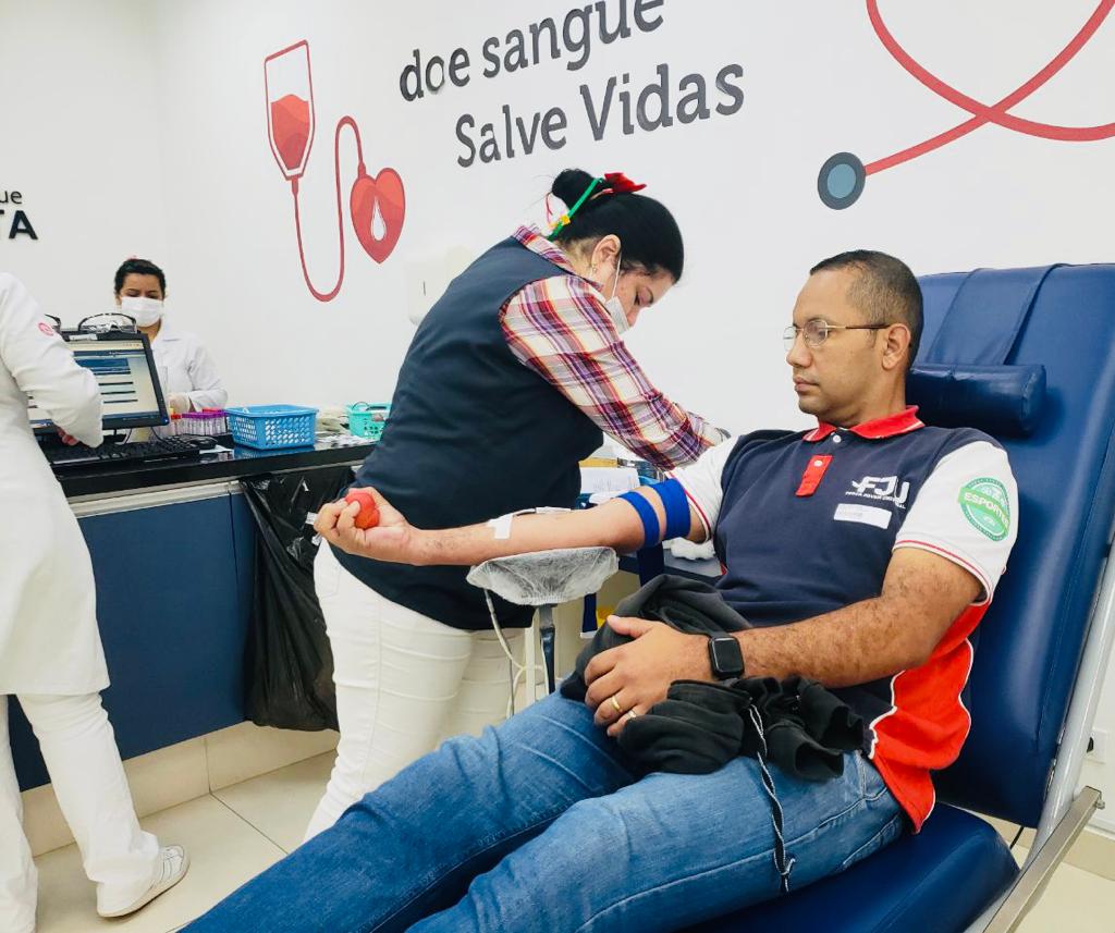 Voluntários da Universal doam sangue a hemocentros de São Paulo ...