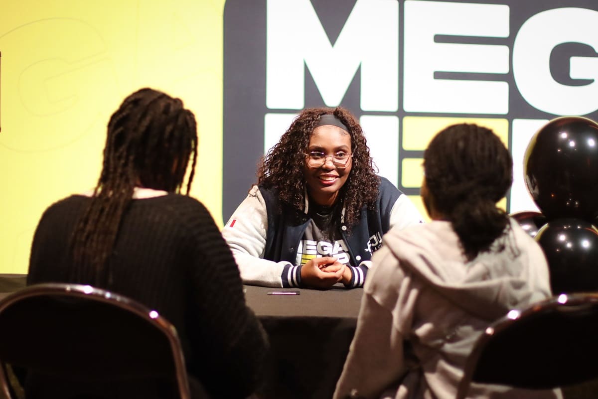 Mega Help leva mensagem de superação à juventude francesa